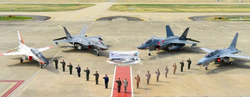 UAE 공군 사령관이 세계최강 대한민국 KF-21 전투기 탑승. 제 1호 수출국인가.｜カイカイch - 日韓交流掲示板サイト